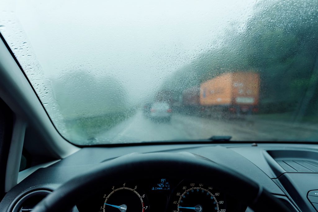 WHY DOES A CAR WINDSHIELD KEEP FOGGING UP, AND HOW TO PREVENT IT ...
